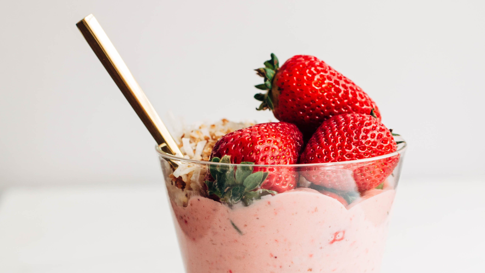 Toasted Coco-Berry Smoothie